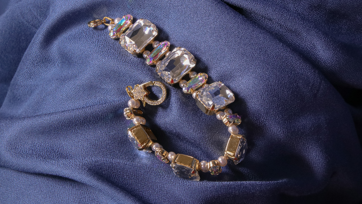 Pulsera de cristal, noche ancha